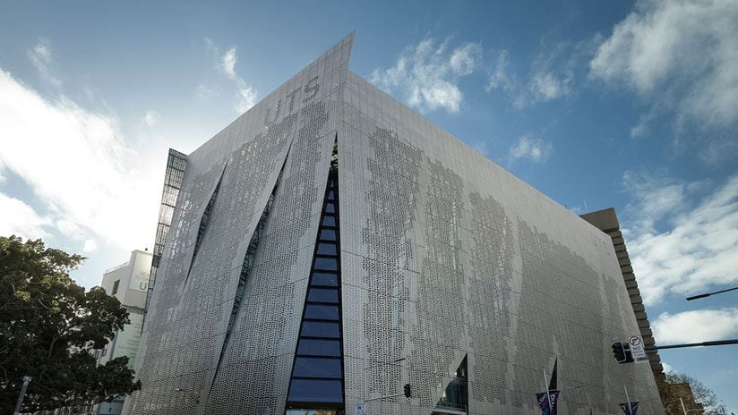 Uts Engineering Logo